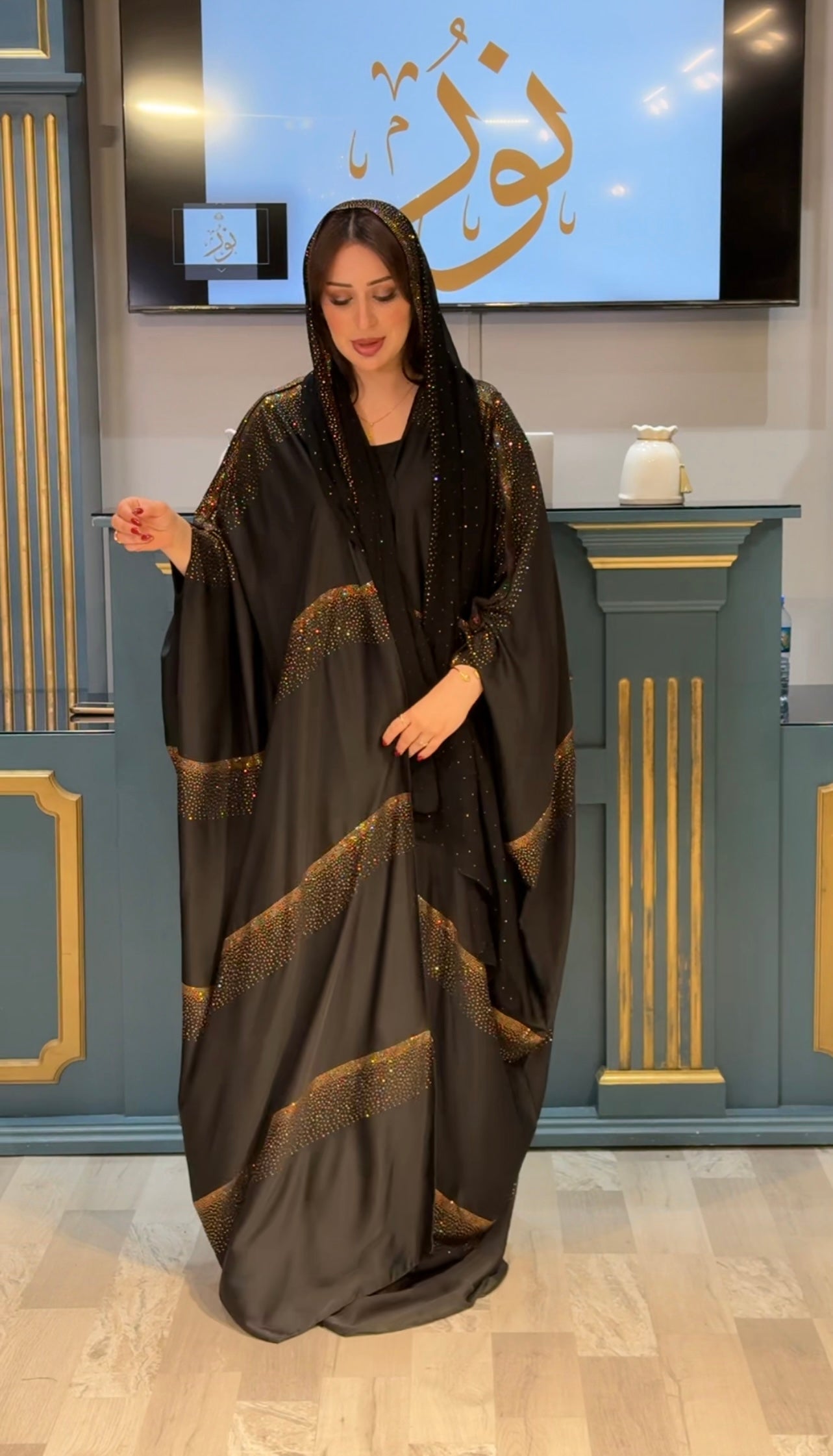 بشت إماراتي فخم بخامة حرير – ASTKNAN